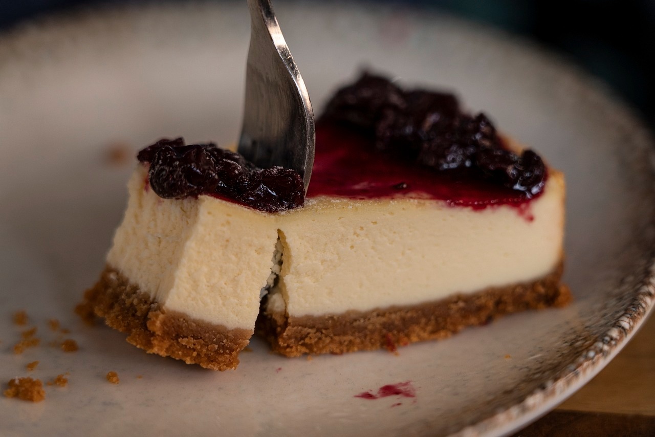 Cheesecake aux fruits rouges : une explosion de saveurs en bouche